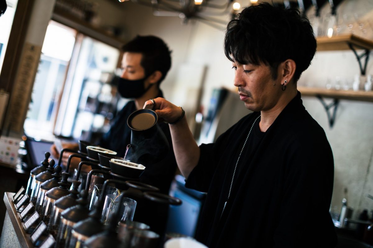GLITCH COFFEE&ROASTERS 鈴木清和インタビュー｜The Roaster's Coffee Life - コーヒーマガジン ...